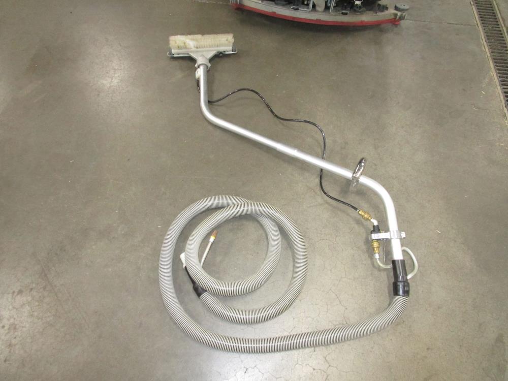 Tennant 7100 Cylindrical Rider Floor Scrubber