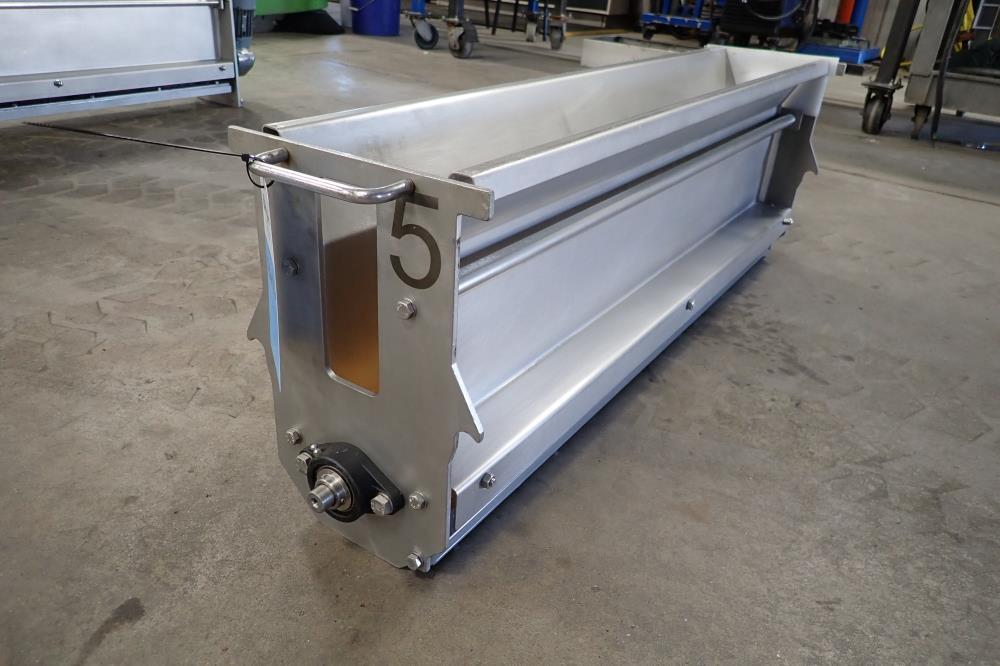 Tromp SS 41.5 in. (1000 mm) Flour Duster