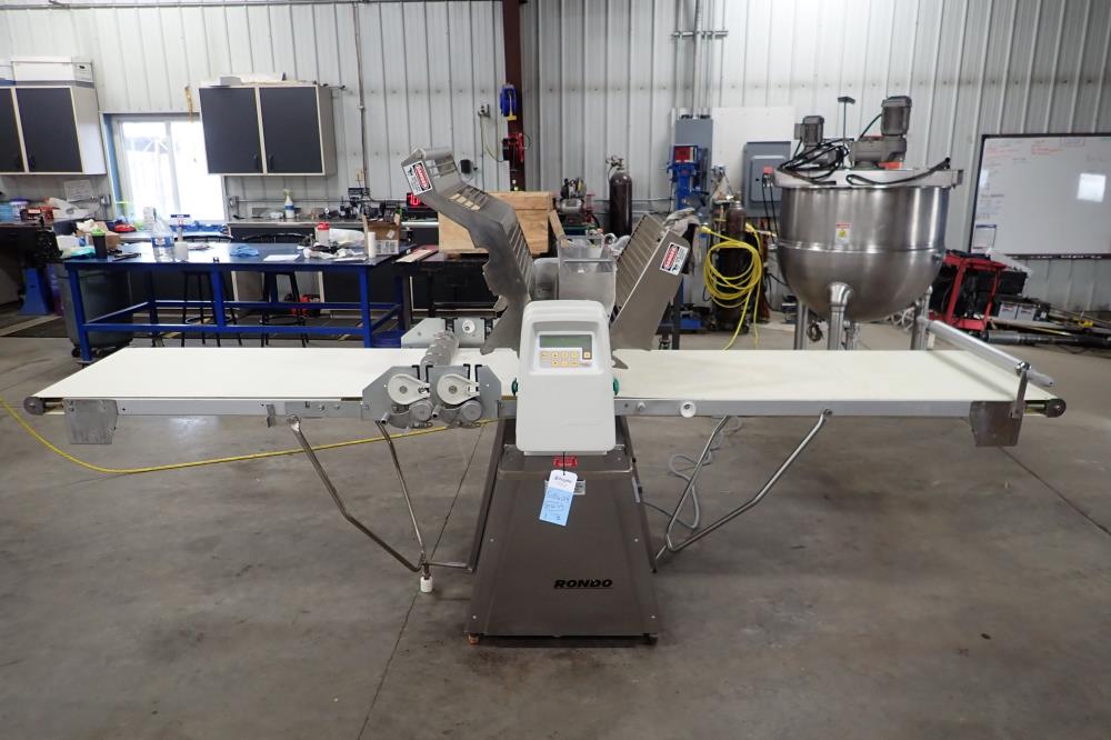 Rondo Seewer 24 in. Dough Sheeter, w/ flour duster and slitter
