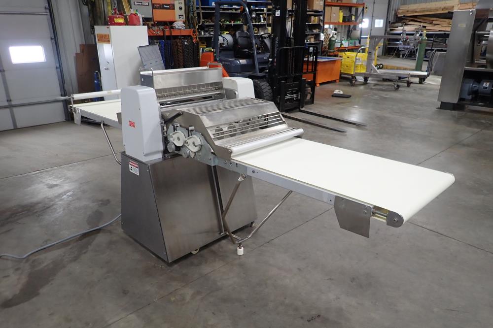 Rondo Seewer 24 in. Dough Sheeter, w/ flour duster and slitter