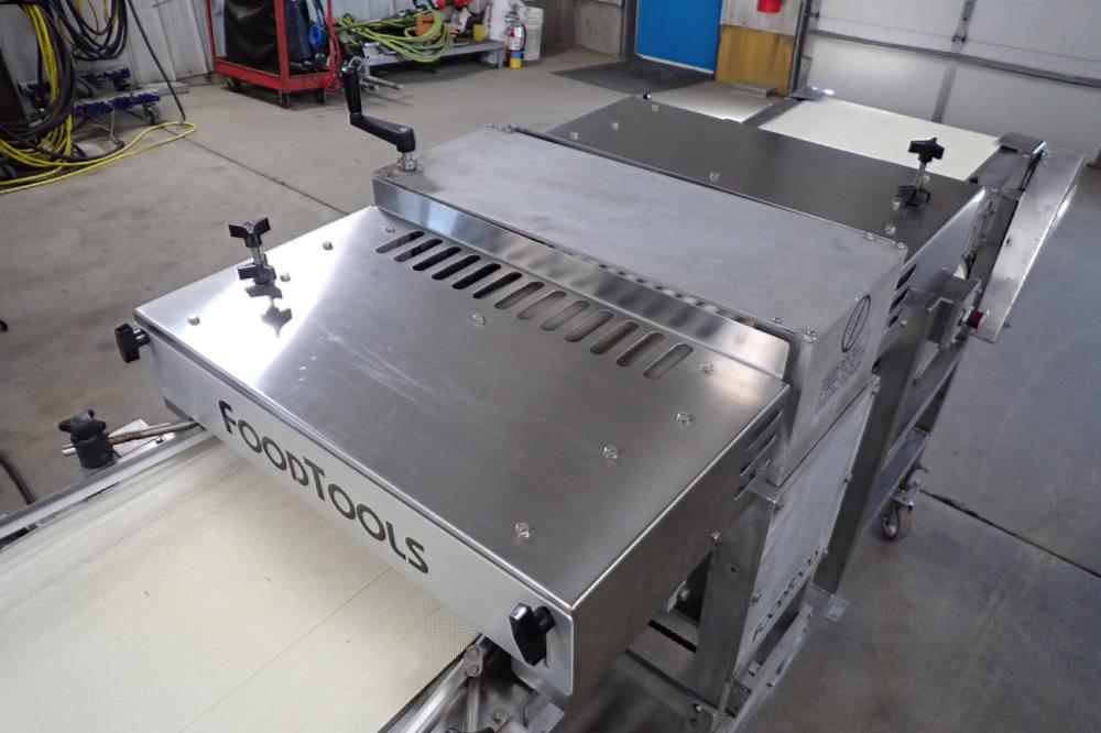 FoodTools Horizontal Layer Cake Slicer