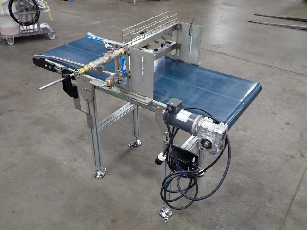 Belt Conveyor with Spray Bar