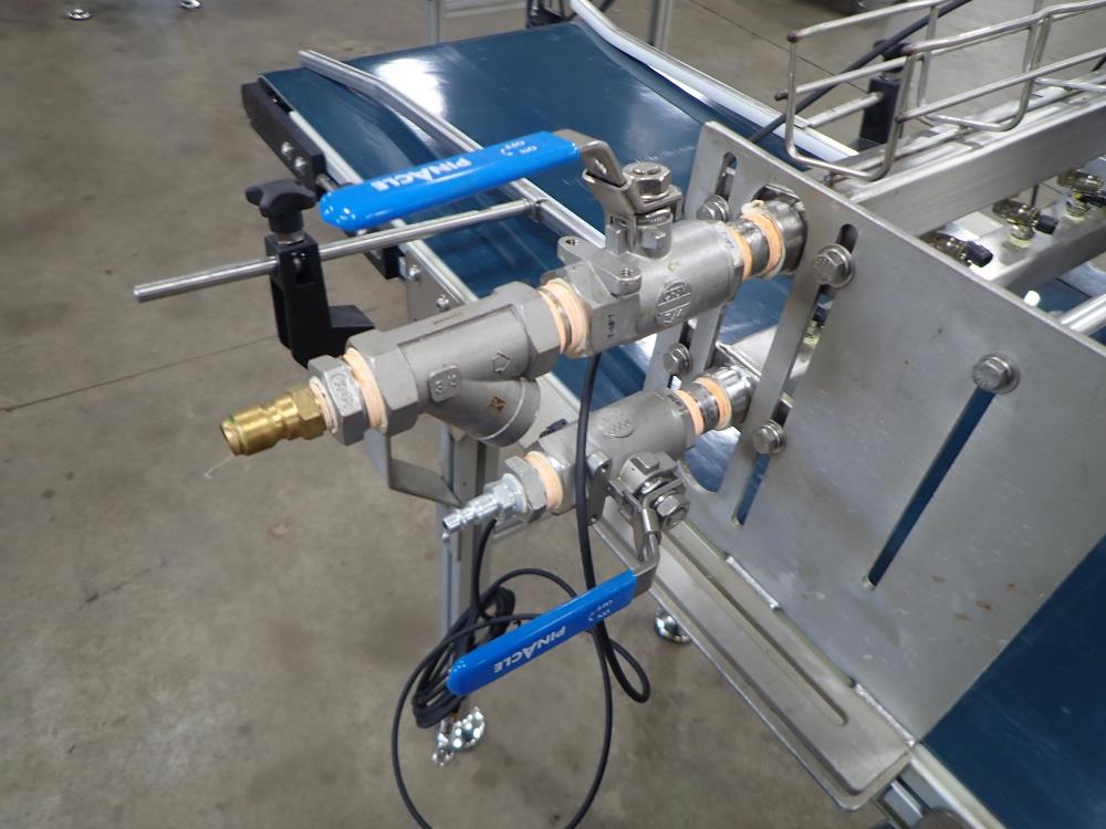 Belt Conveyor with Spray Bar