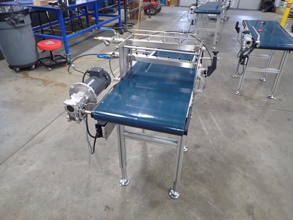 Belt Conveyor with Spray Bar