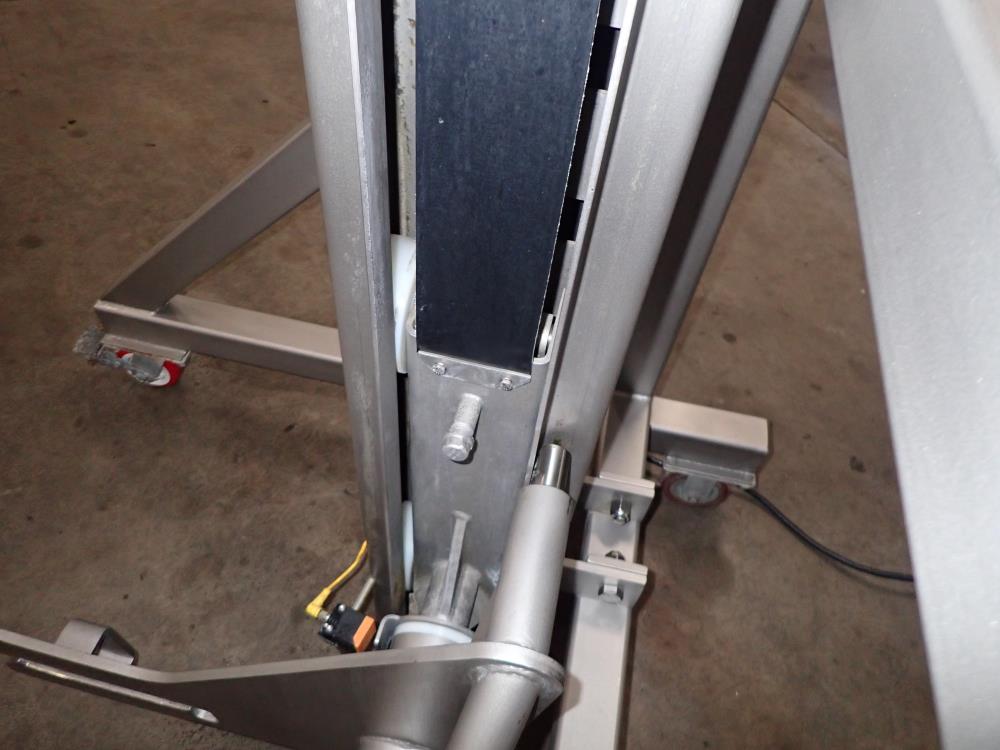 2009 Cozzini Portable Column Dumper