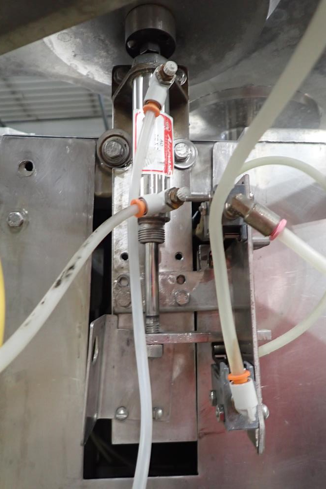 Colborne 6-Plate Cream Depositor