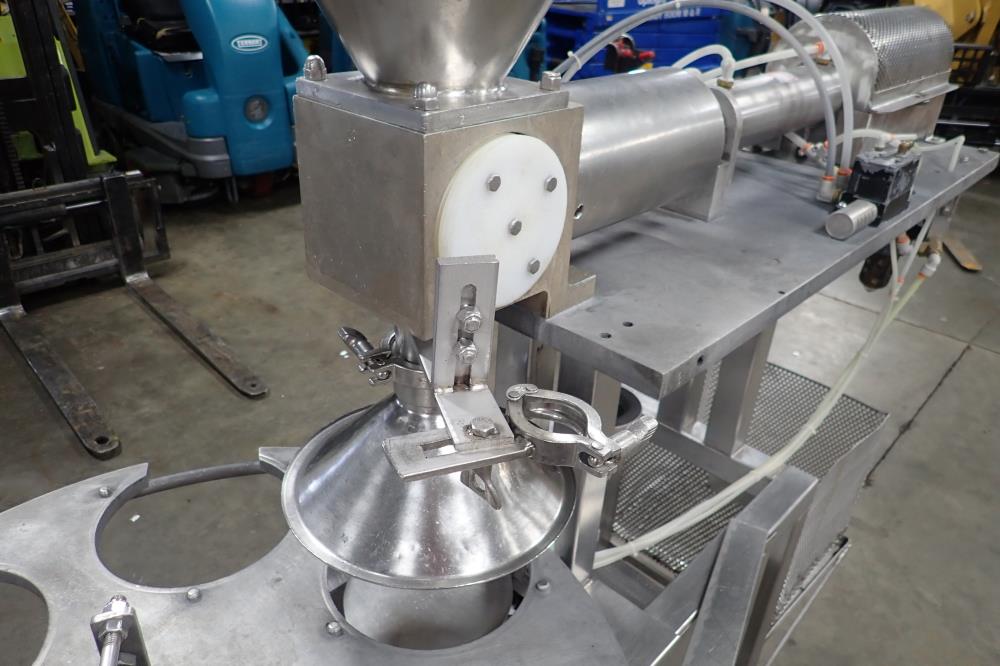 Colborne 6-Plate Cream Depositor