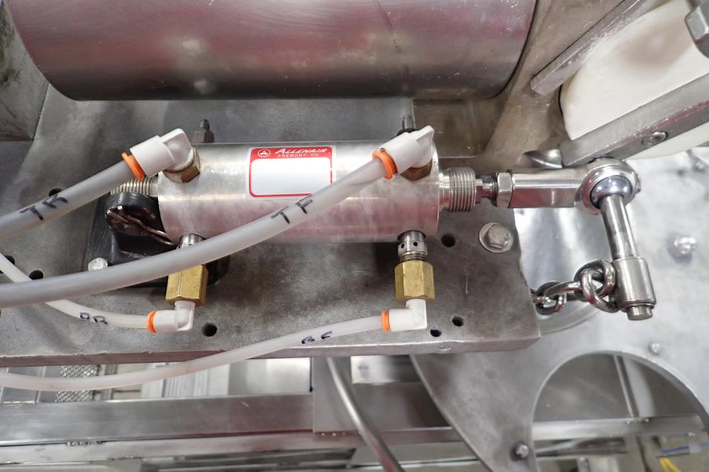 Colborne 6-Plate Cream Depositor