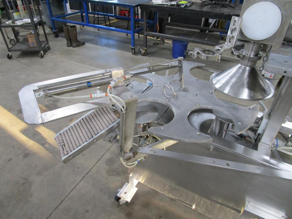 Colborne 6-Plate Cream Depositor