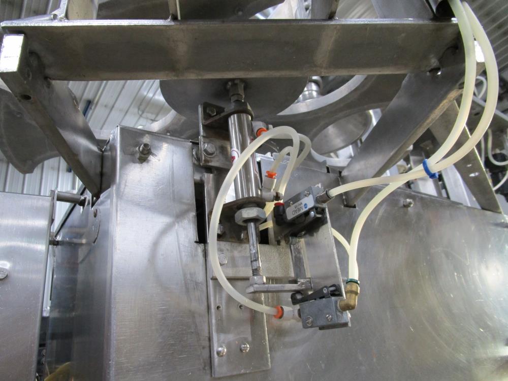 Colborne 6-Plate Cream Depositor