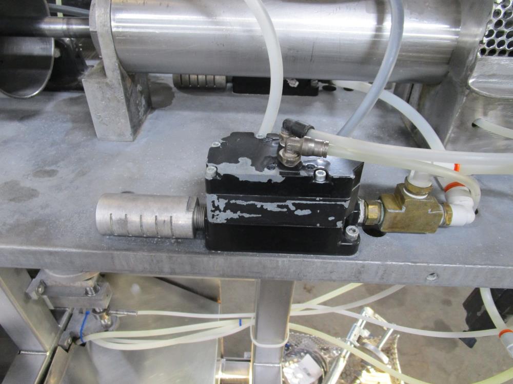 Colborne 6-Plate Cream Depositor