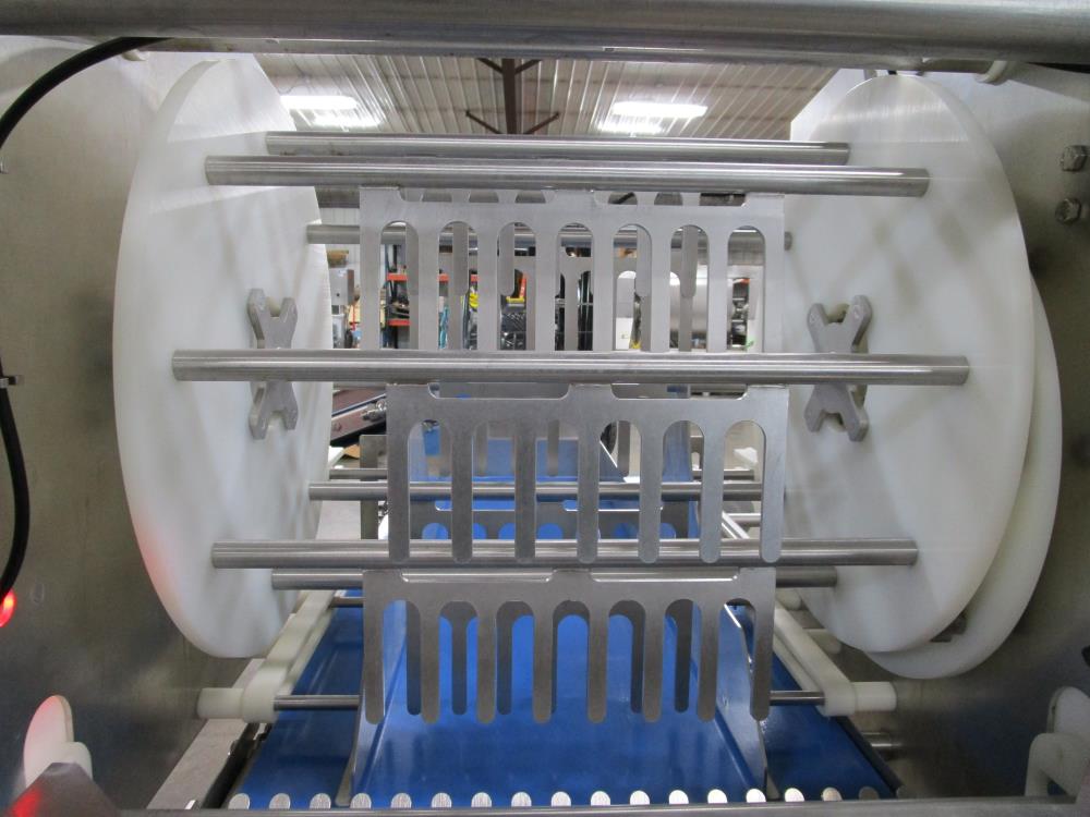 Quantum Topping Applicator with Recirculation Conveyors