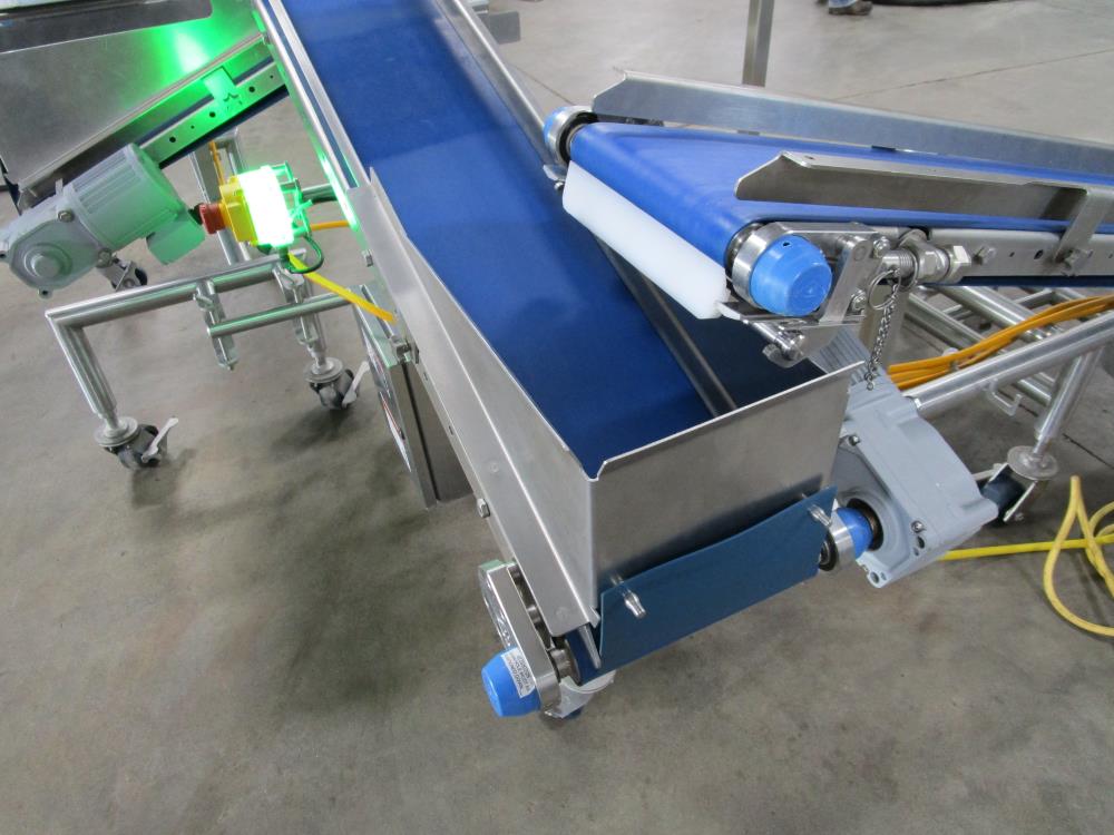 Quantum Topping Applicator with Recirculation Conveyors