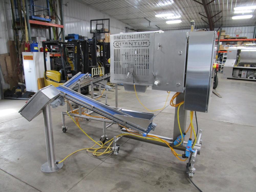 Quantum Topping Applicator with Recirculation Conveyors