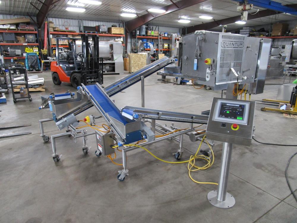 Quantum Topping Applicator with Recirculation Conveyors