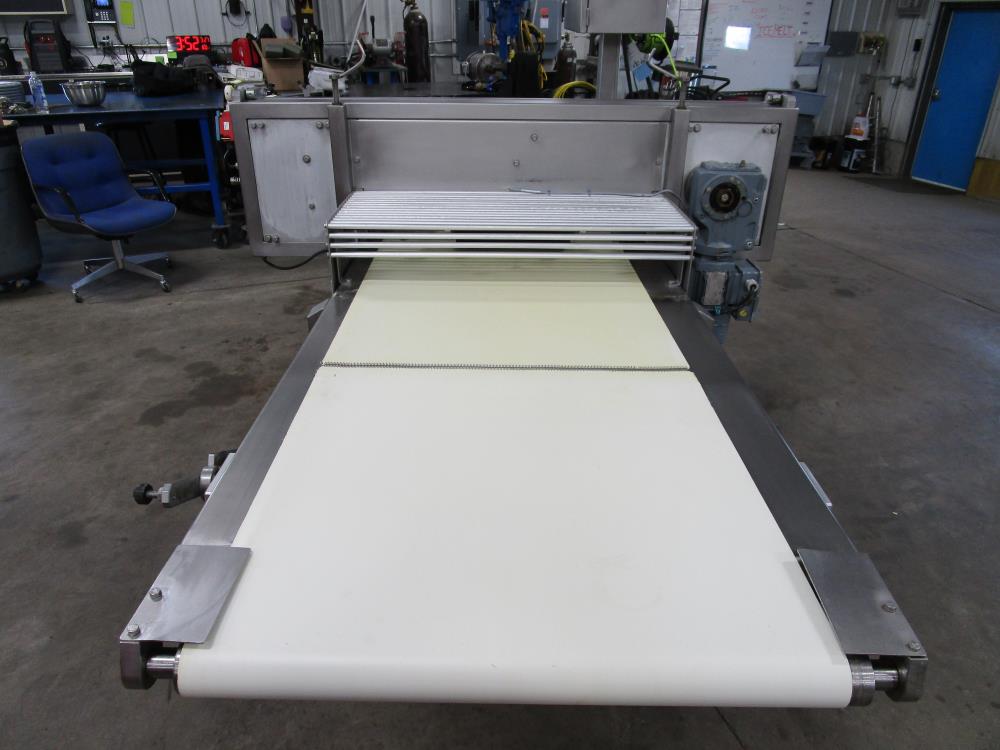Rademaker Horizontal Layer Cake Slicer