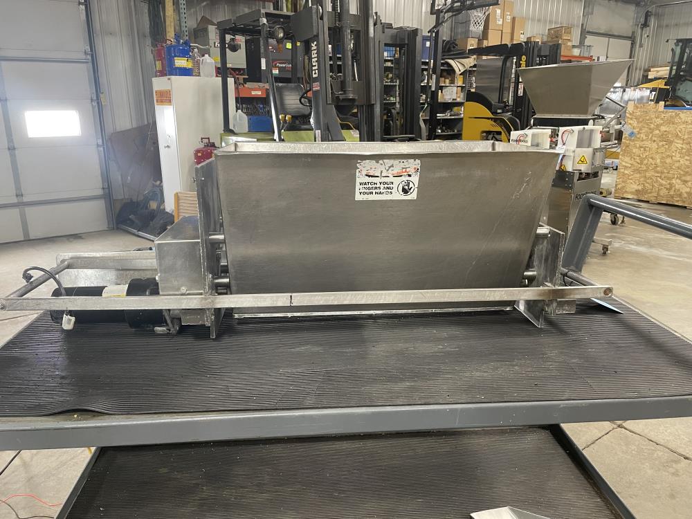 Colborne 24 in. Flour Duster