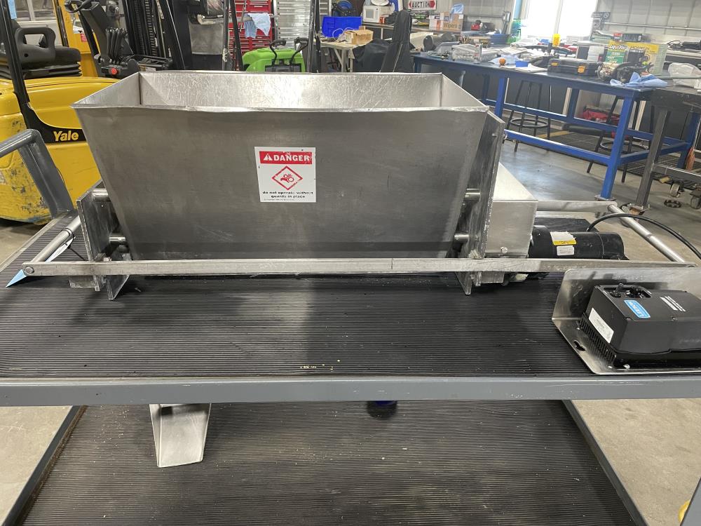 Colborne 24 in. Flour Duster