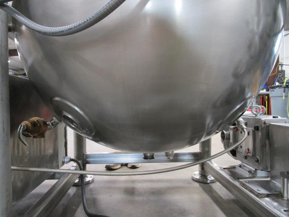 200 Gallon Kettle with PD pump and Jacket Heater