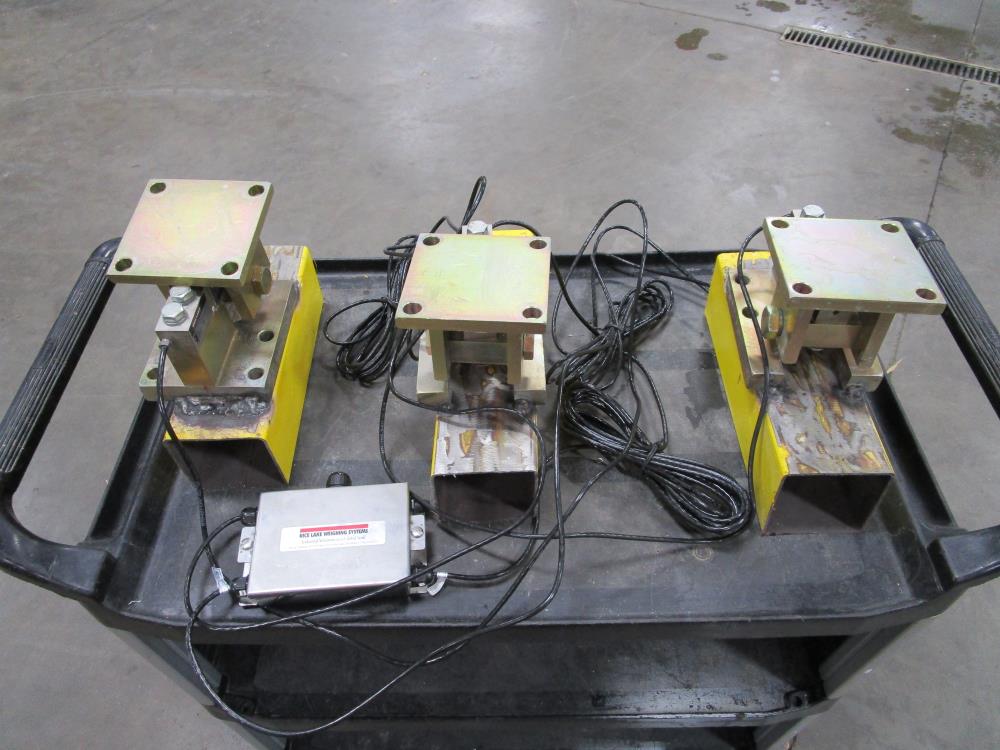 Smoot SS Scaling Hopper w/ Load Cells, Readout, and Control Panel