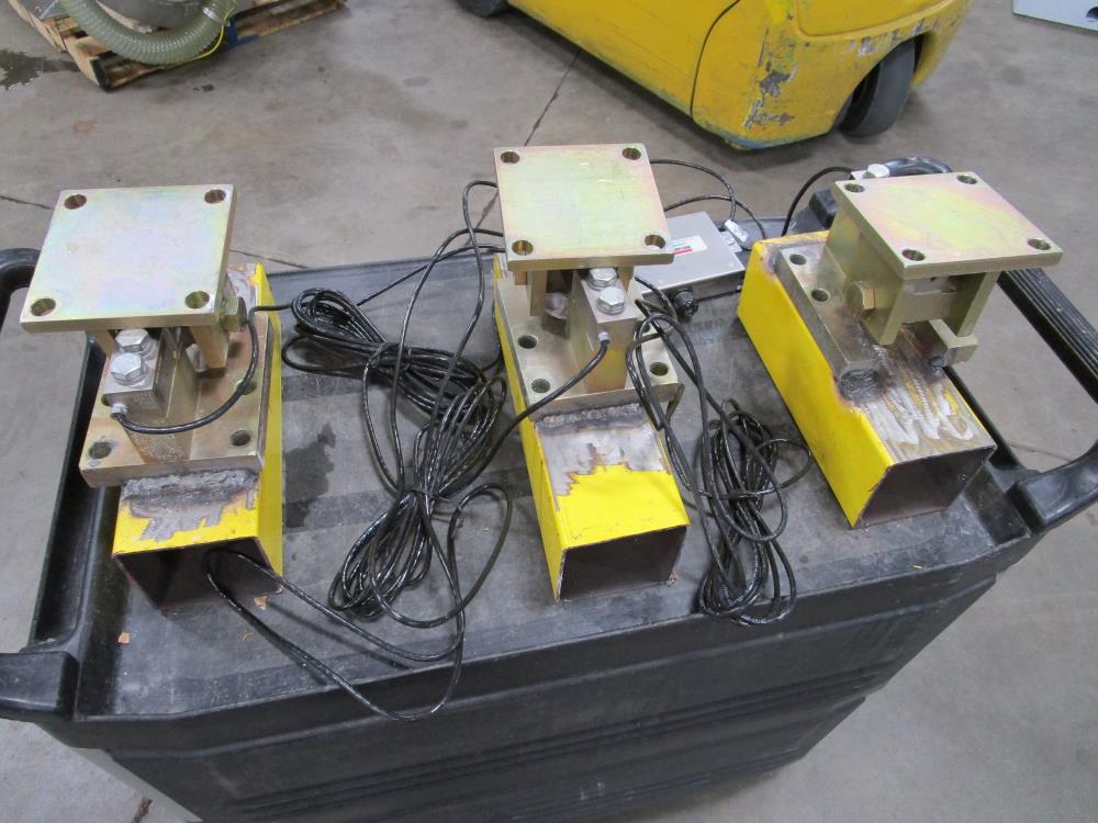 Smoot SS Scaling Hopper w/ Load Cells, Readout, and Control Panel