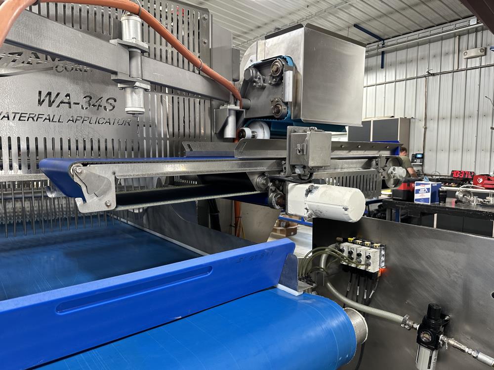 2013 Pizzamatic Waterfall Topping Applicator with Return Conveyors