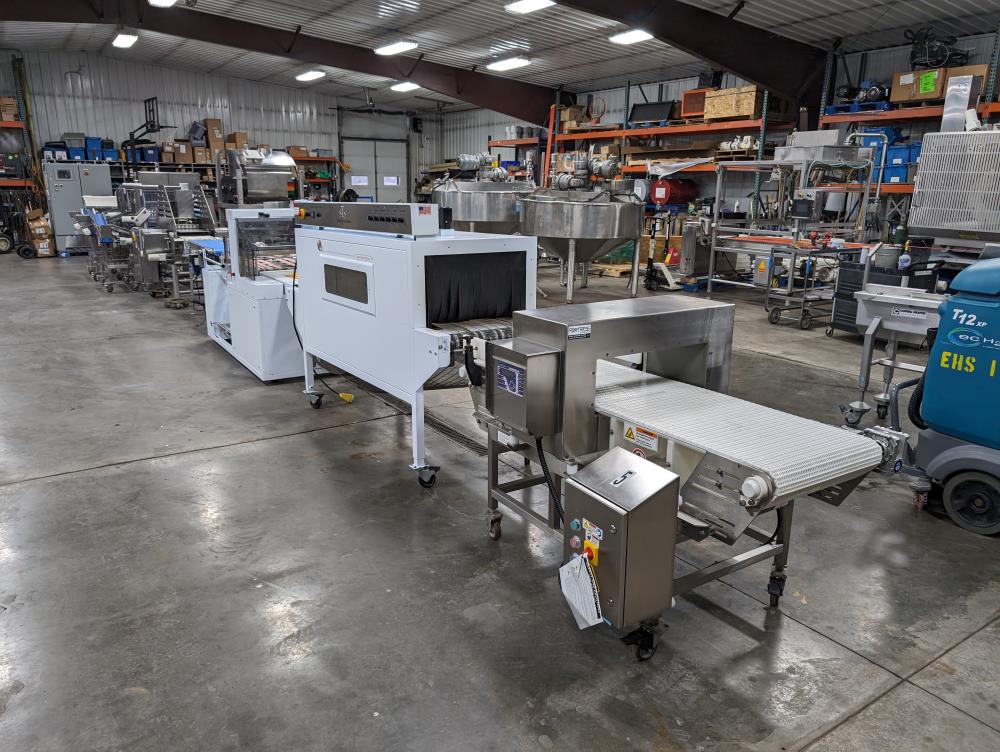 Complete Pizza Sauce Depositing and Topping Line