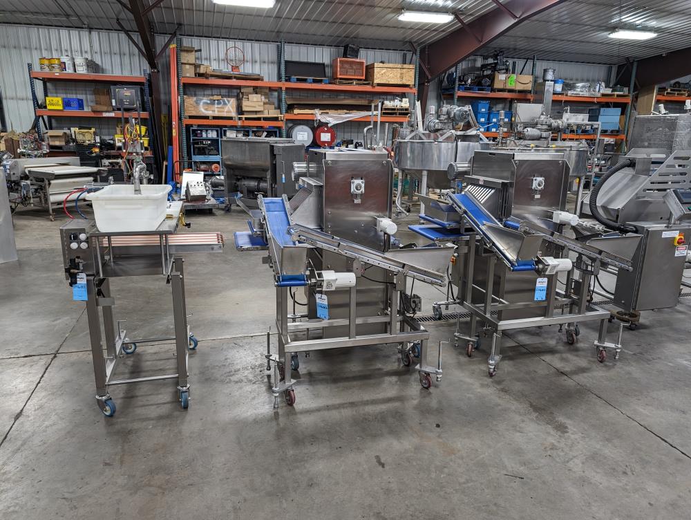 Complete Pizza Sauce Depositing and Topping Line