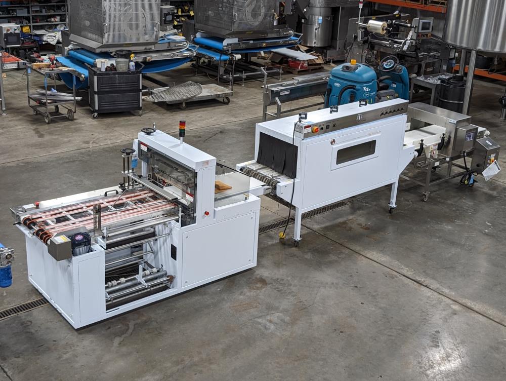 Complete Pizza Sauce Depositing and Topping Line