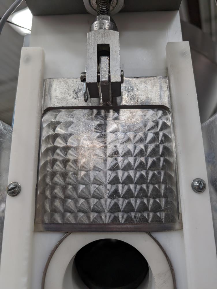 Reiser/Vemag 4 in. Pneumatic Guillotine