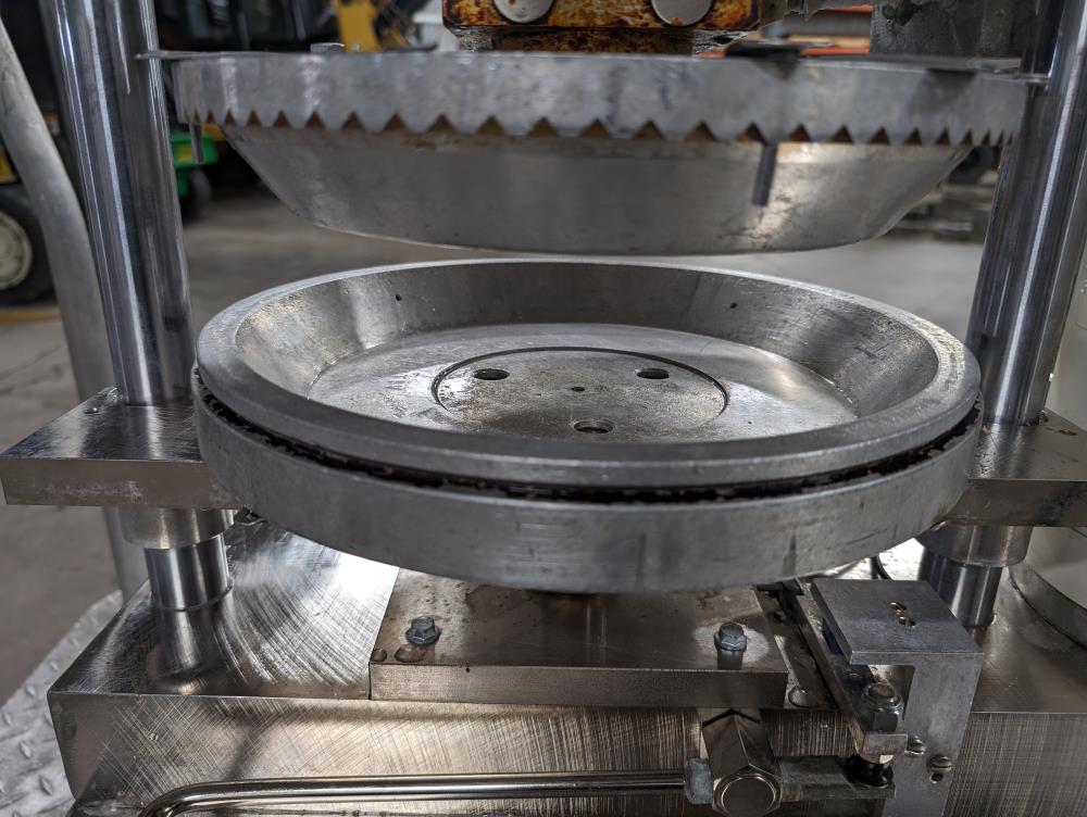 Comtec 2200 Pie and Pastry Crust Press