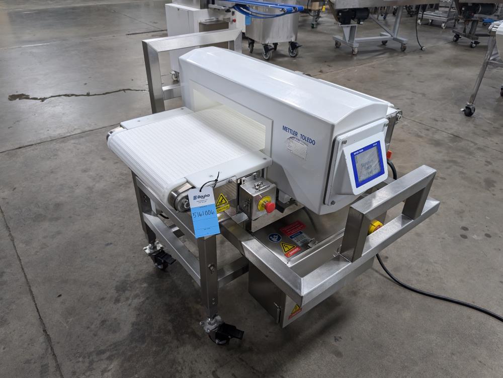 2016 Mettler Toledo metal detector with conveyor
