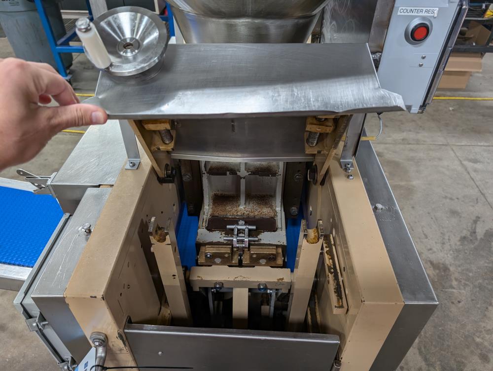 Benier B8012 Dough Divider