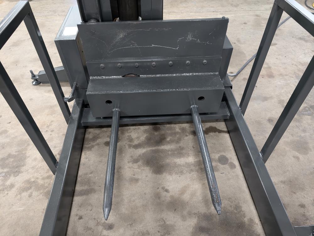 Food Makers Equipment Tote Lift, w/ SS Tote