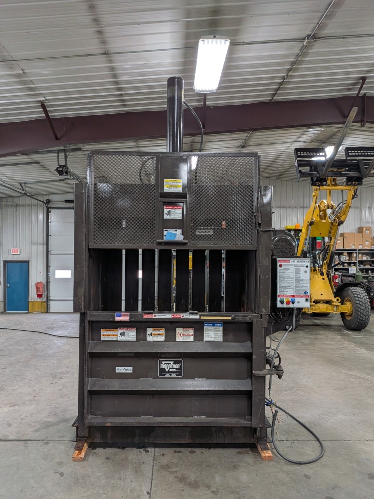 2014 Marathon Vertical Baler