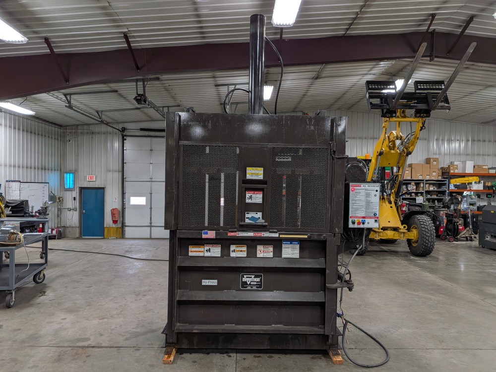 2014 Marathon Vertical Baler