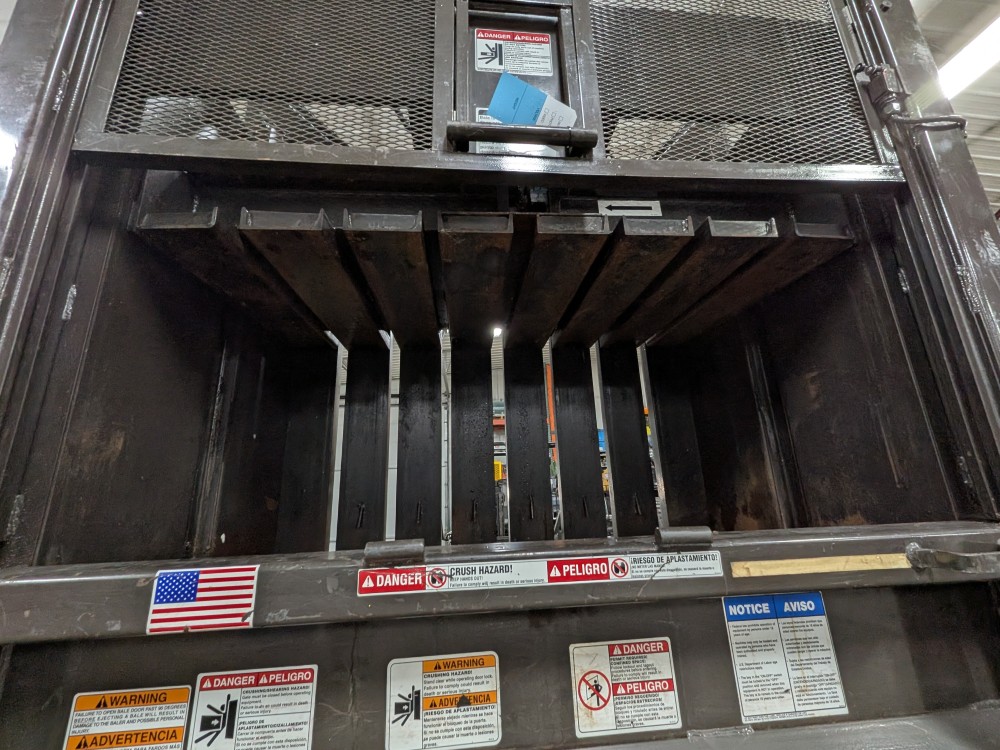 2014 Marathon Vertical Baler