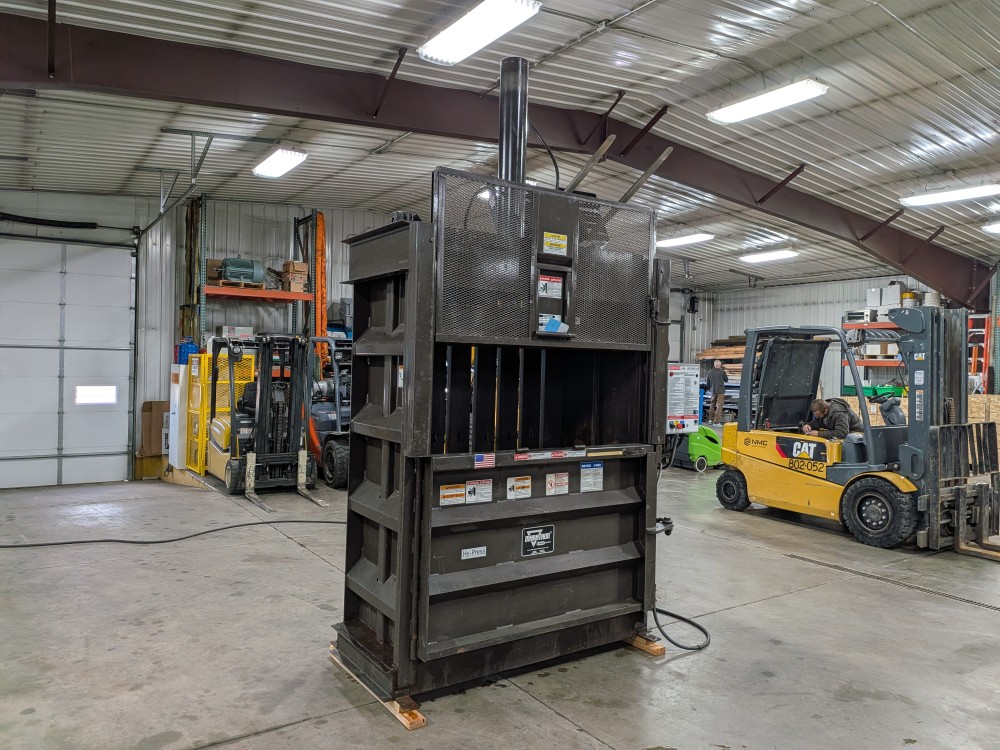 2014 Marathon Vertical Baler