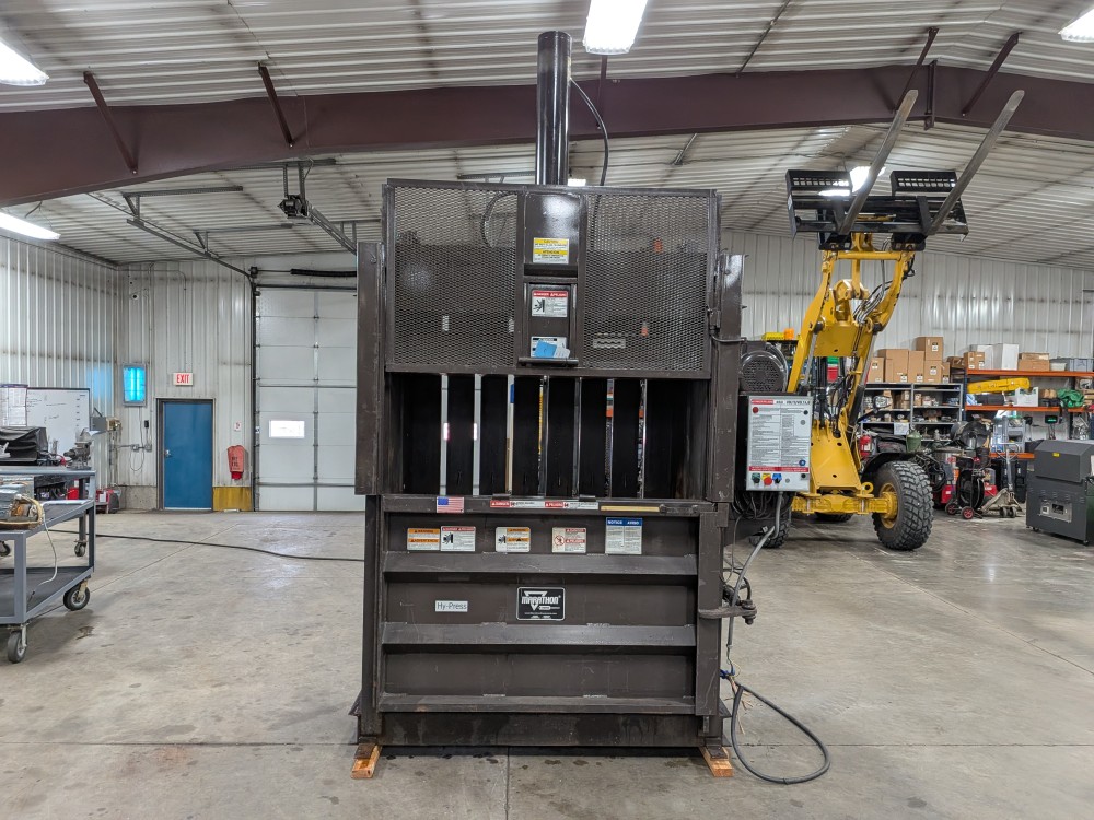 2014 Marathon Vertical Baler